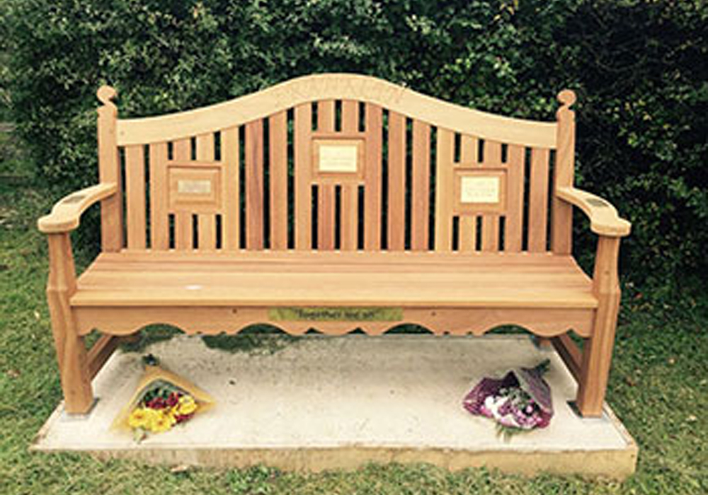 The Franklin Memorial Bench™ – Handmade Wooden Garden Tribute